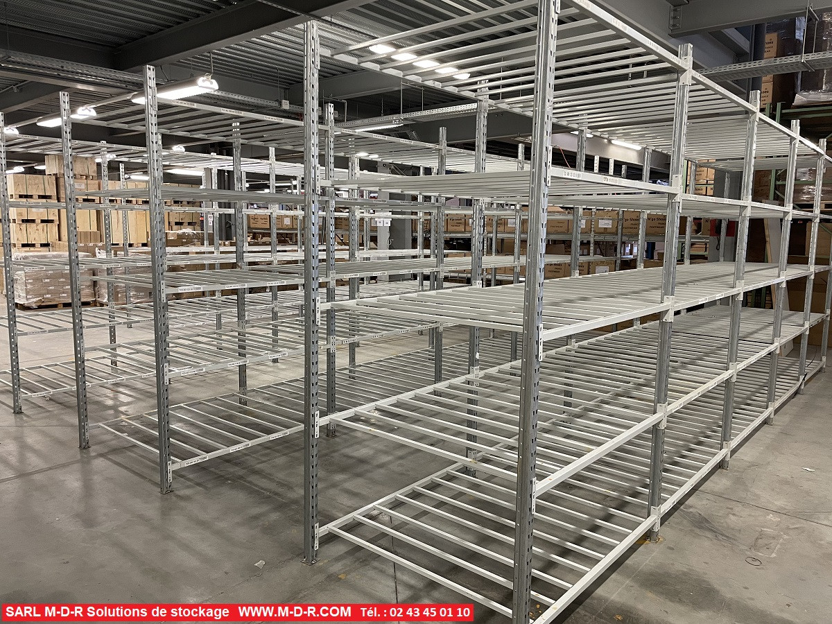 Rayonnage à tablettes tubulaires / Lot 123 | M-D-R